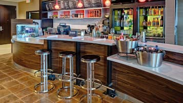 Pequenos-almoços e jantares servidos, incluindo cozinha americana