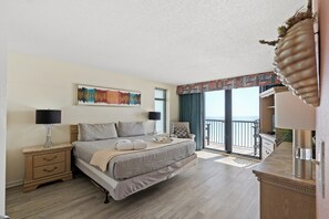 Condo clássico, 2 quartos, sacada, de frente para o oceano (1401) | Cofres nos quartos, individualmente decorados