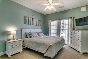 1 quarto, com decoração personalizada, com mobília individualizada 