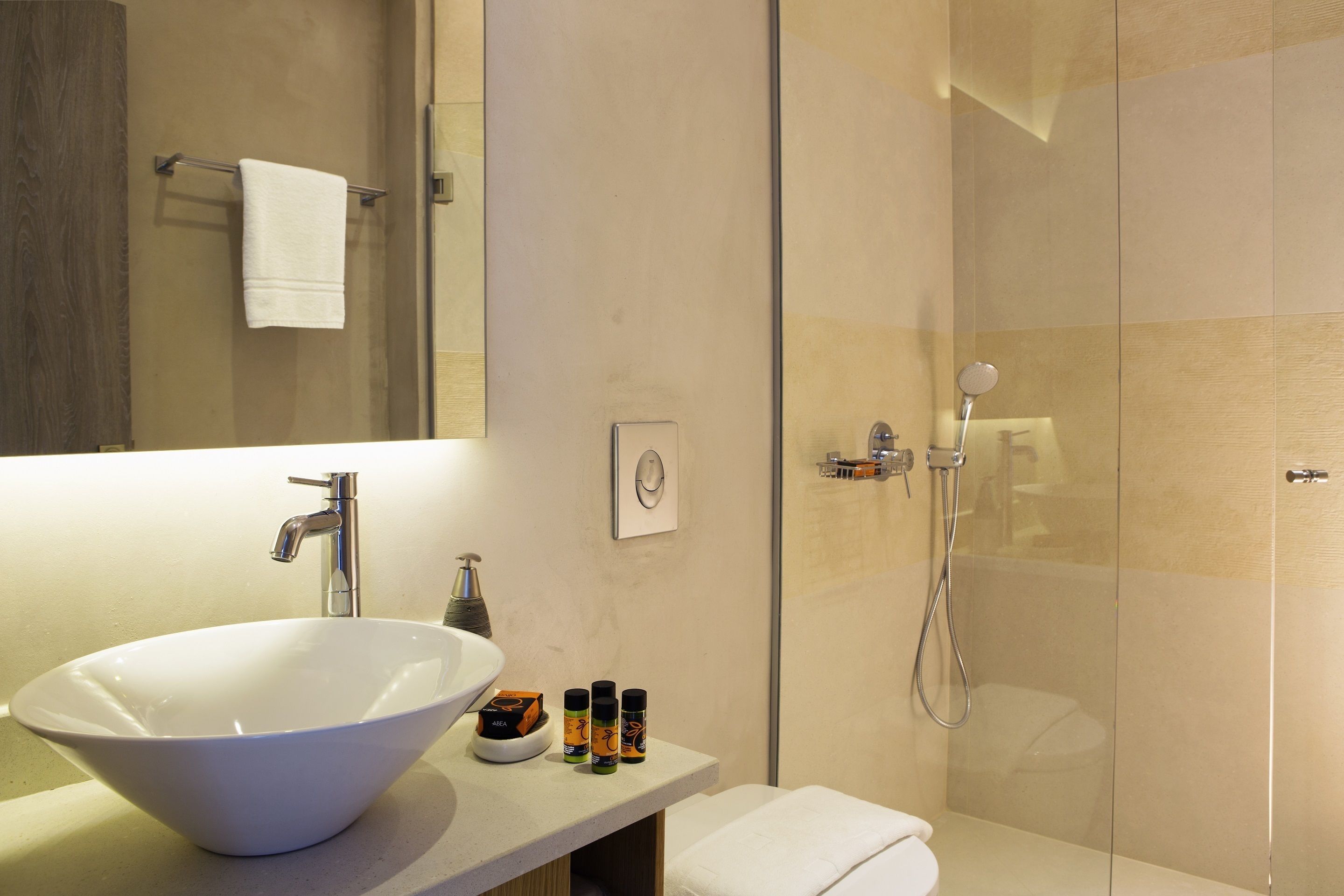 Vila, 4 quartos, piscina particular, vista para o mar (K) | Banheiro | Produtos de toalete grátis, secador de cabelo, chinelos 