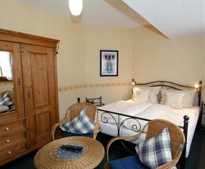 Berços (sobretaxa), Wi-Fi de cortesia, roupa de cama