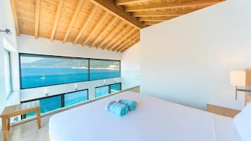 Minibar, cofre no quarto, quartos insonorizados, ferro/tábua de engomar