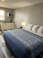Quarto básico | Wi-Fi de cortesia, roupa de cama
