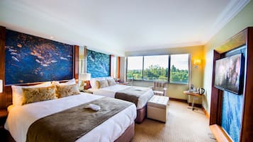 1 quarto, edredões de penas, camas de colchão pillowtop, minibar