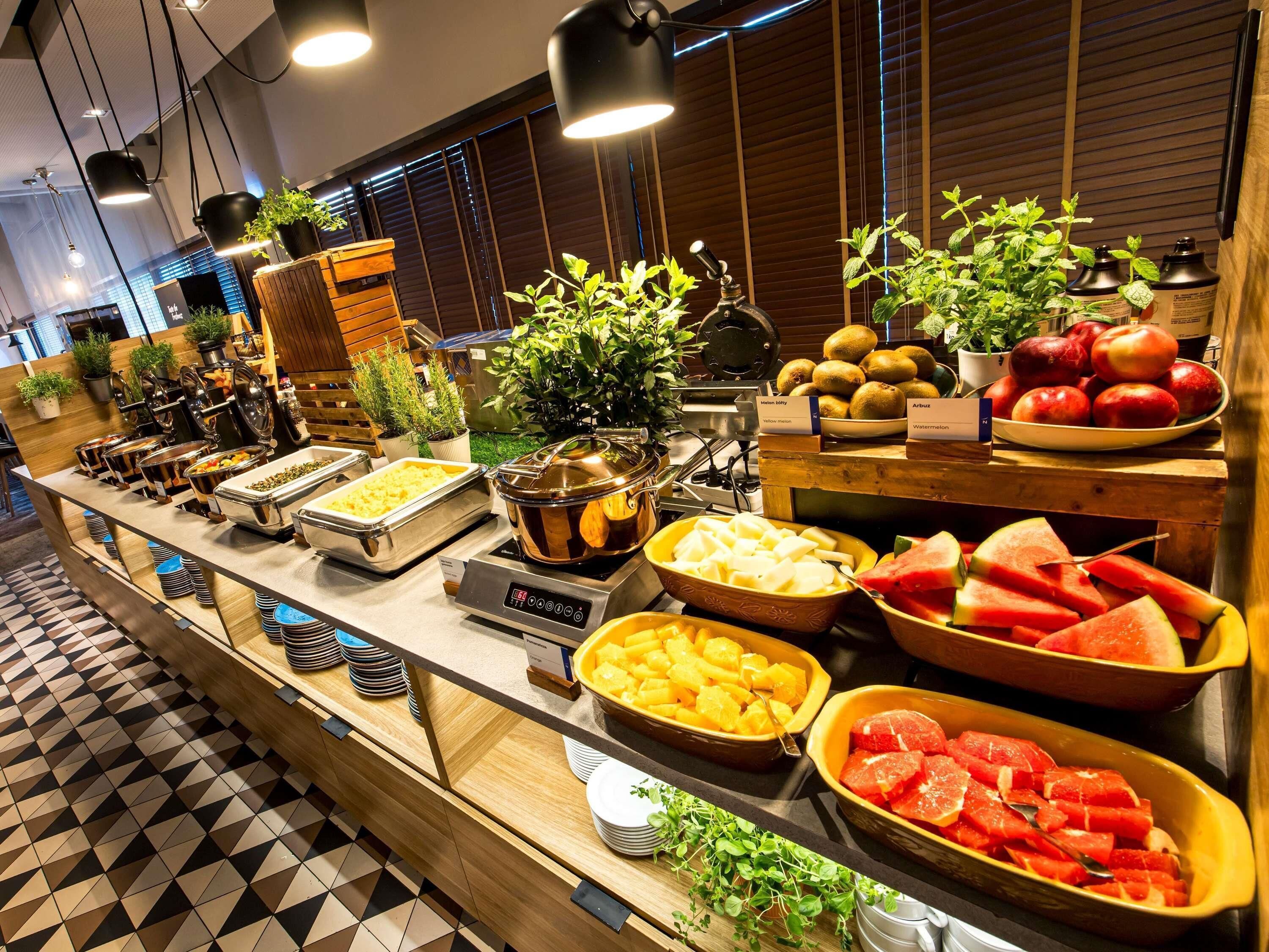 Café da manhã continental todos os dias (PLN 75 por pessoa) 