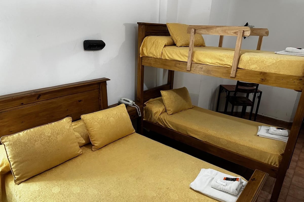 Cofres nos quartos, Wi-Fi, roupa de cama