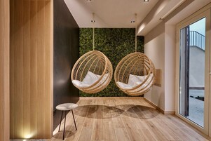 Salas para tratamentos a dois, sauna seca, banheira de hidromassagem