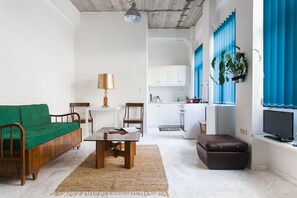 Estúdio standard (B) | Sala de estar | TV de tela plana