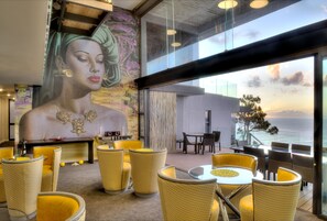 Pequeno-almoço completo diário incluído 