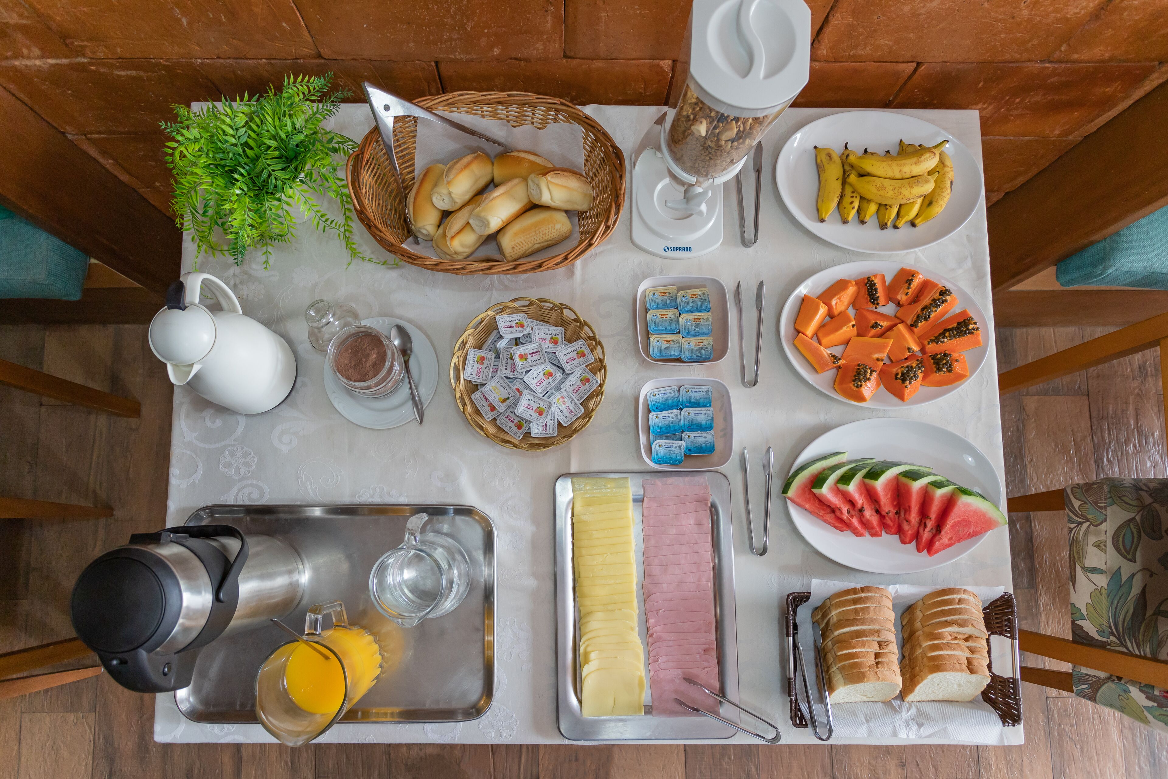 Café da manhã grátis todos os dias
