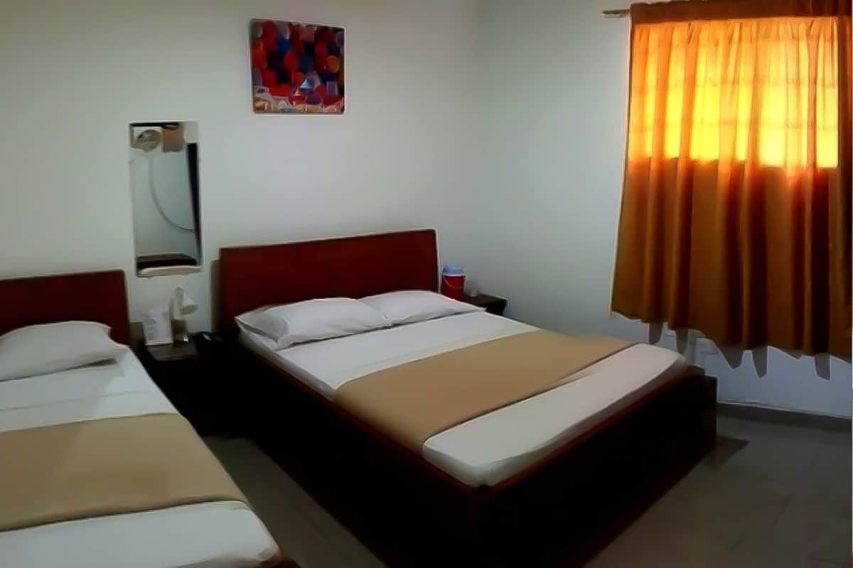Quarto triplo | Cofres nos quartos, Wi-Fi de cortesia