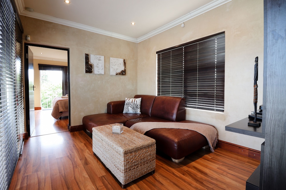 Awali 1 Self Catering Apartment In Tableview - Cape Town