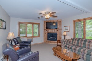 Secretária, secretária adequada para computadores portáteis 