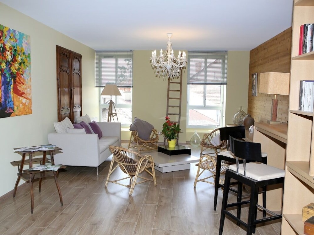 Aux Pierres Magiques - Rodano