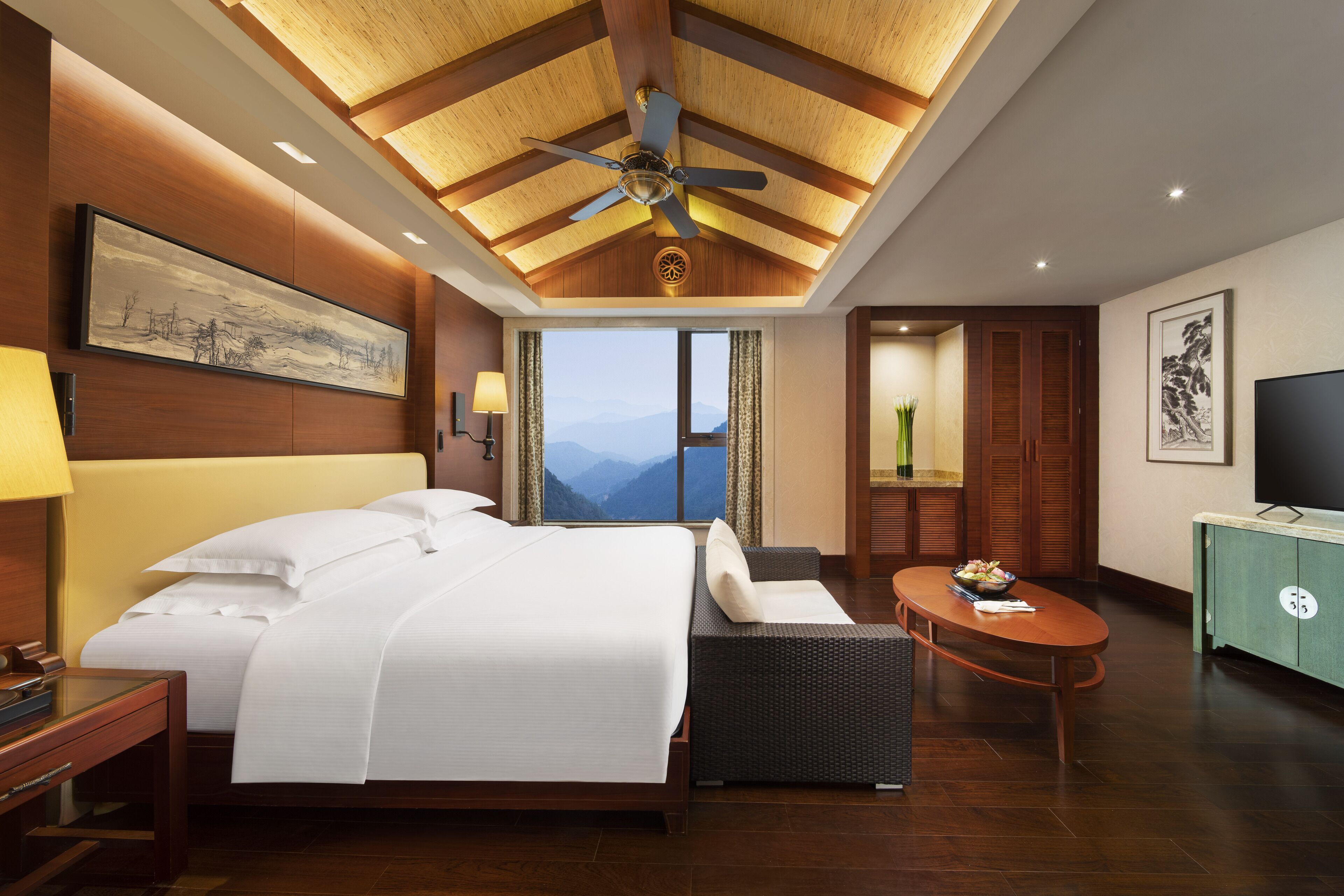 Suíte luxo, 1 cama King | Frigobar, cofres nos quartos, cortinas blackout