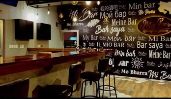 Café da manhã, almoço e jantar; culinária fusion