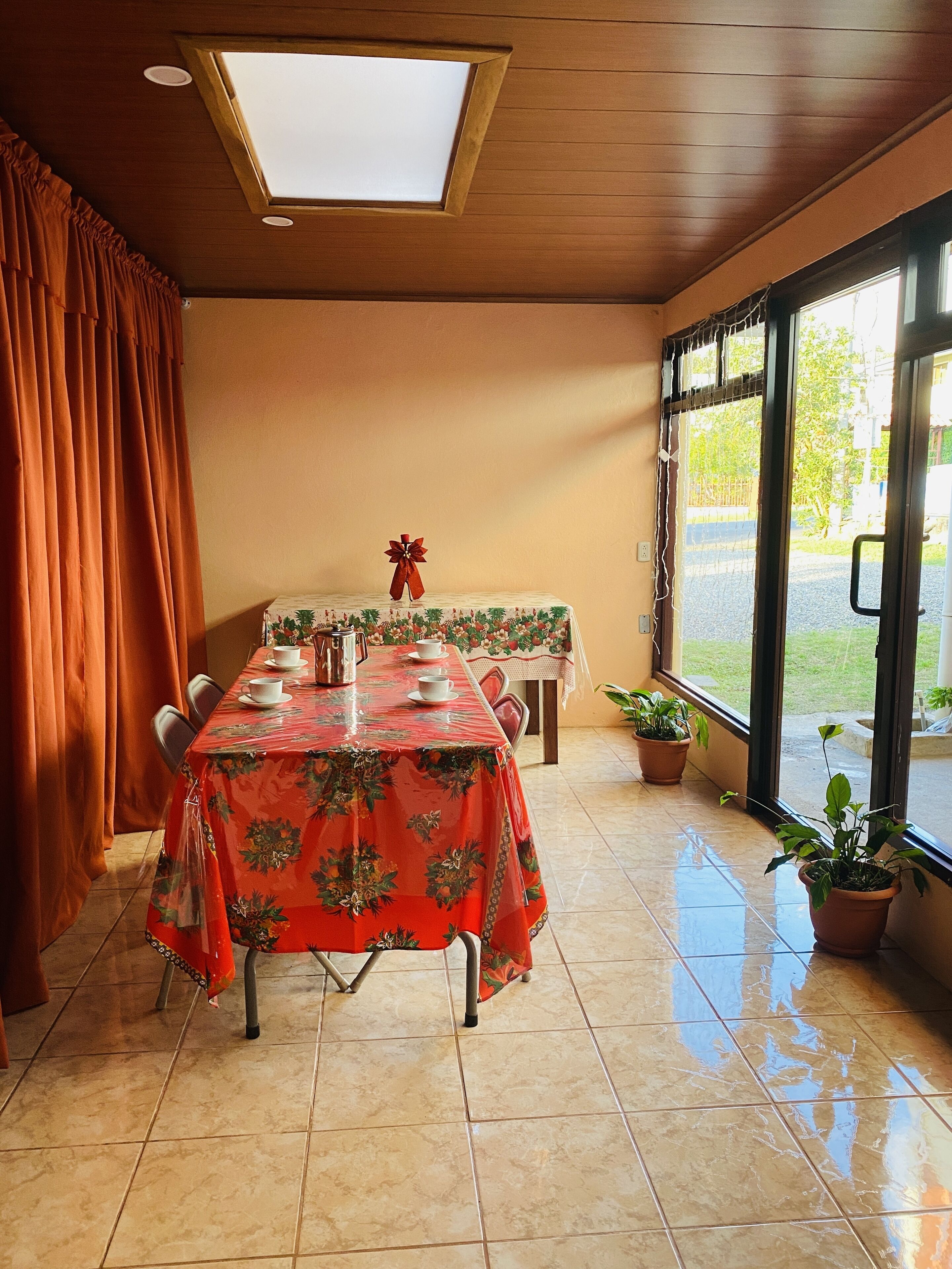 Pequeno-almoço completo diário incluído 