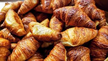 Café da manhã self-service grátis todos os dias