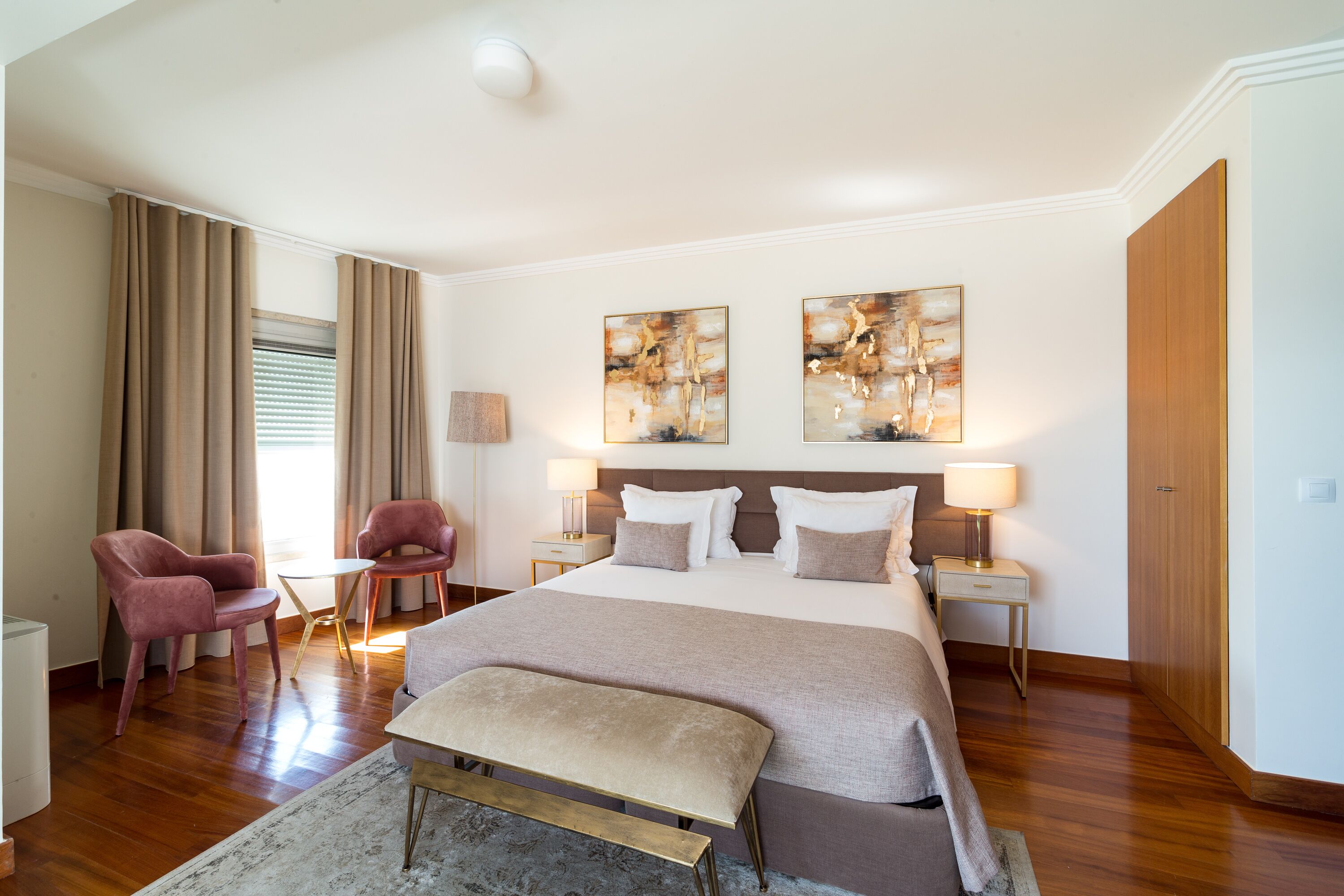 Apartamento premium, 2 quartos, terraço, vista para o rio | Edredons de pluma, escrivaninha, ferros/tábuas de passar roupa