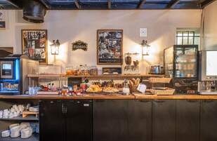 Café da manhã continental todos os dias mediante uma taxa