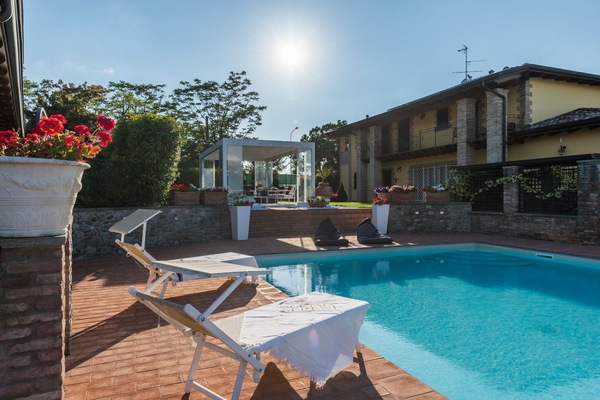 Piscina exterior sazonal