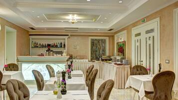 Pequeno-almoço tipo buffet diário incluído