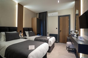 Quarto Duplo ou Twin Standard | Roupa de alta qualidade, minibar, cofre no quarto