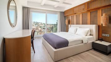 Suite | Roupa de alta qualidade, minibar, cofre no quarto, secretária