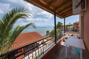 Apartamento, 2 quartos | Varanda