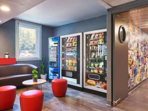 Pequeno-almoço tipo buffet diário (8.50 EUR por pessoa) 