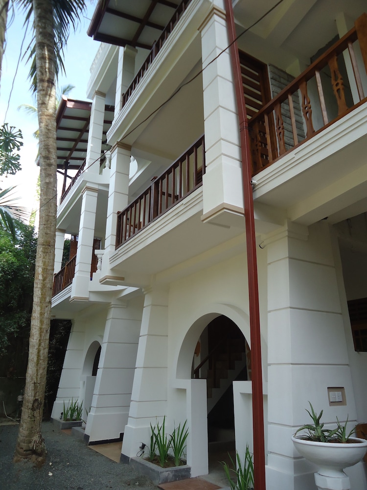 Sky Garden Mini Hotel - Mirissa