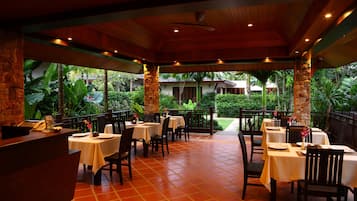 Pequeno-almoço preparado no momento diário mediante uma taxa