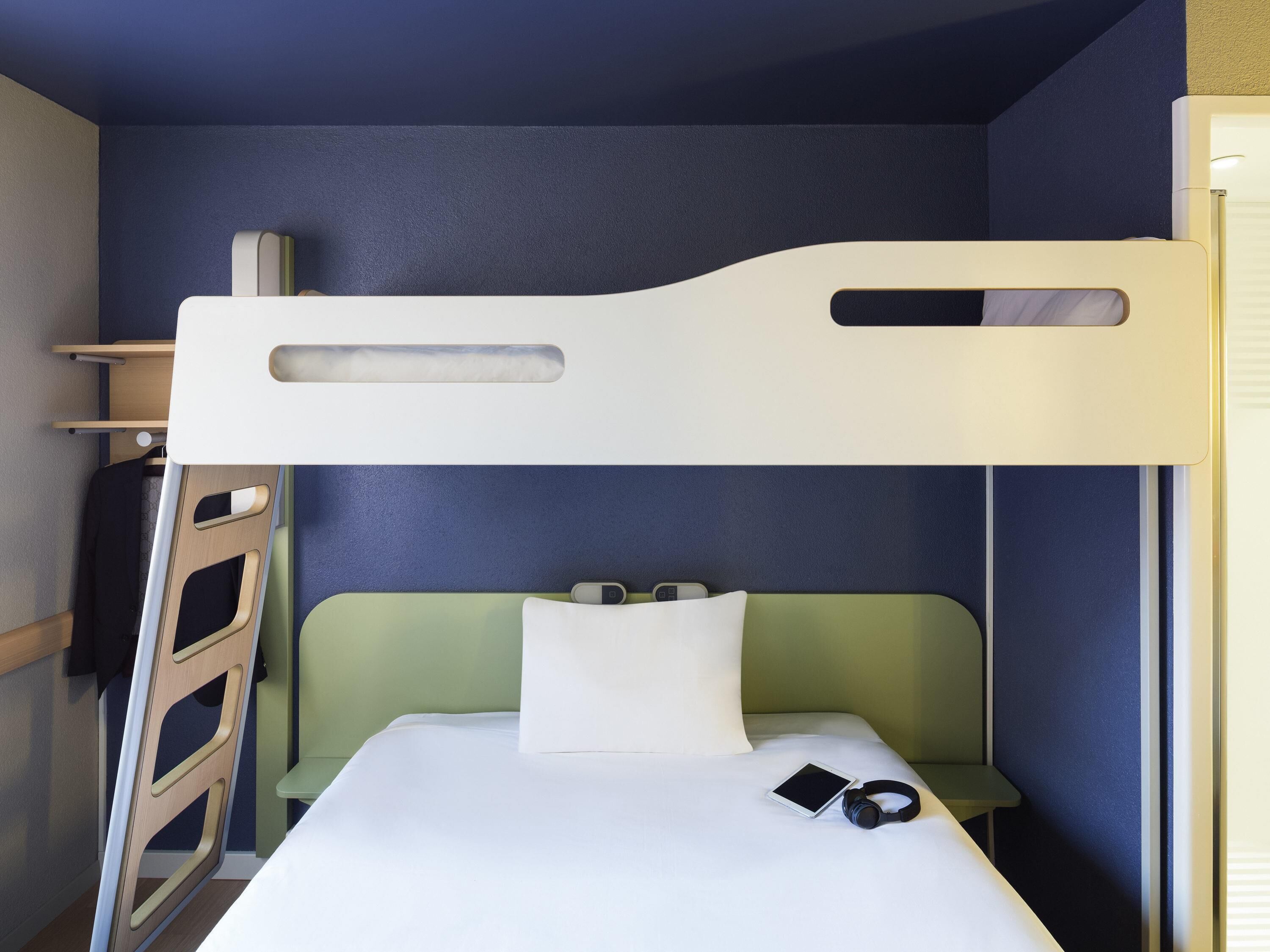 Quarto Triplo Standard | Roupa hipoalergénica, secretária, quartos insonorizados, Wi-fi grátis 