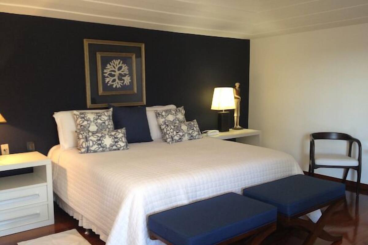 Suite Presidencial | Roupa de alta qualidade, minibar, cofre no quarto 
