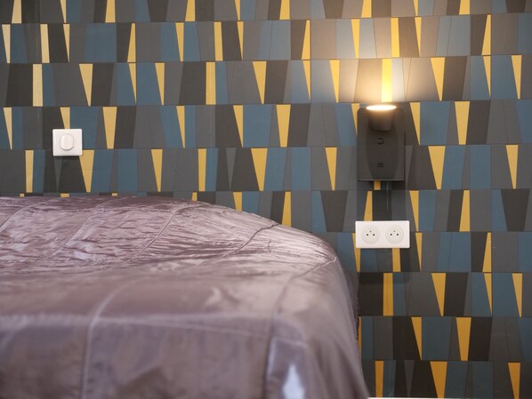 Quarto Duplo | Com decoração personalizada, secretária, quartos insonorizados 