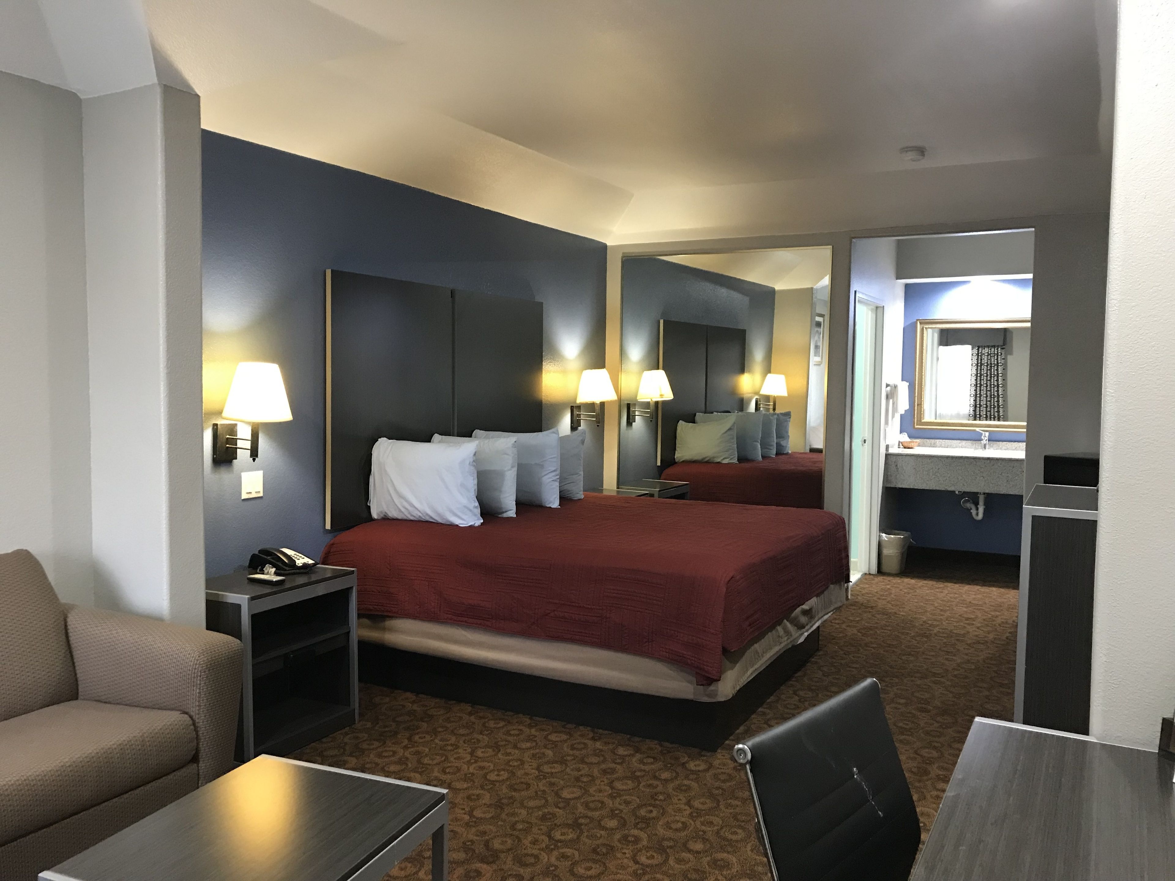 Quarto Deluxe, 1 cama king-size, fumadores | 20 quartos, secretária, quartos insonorizados, ferro/tábua de engomar 
