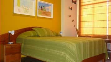 Quarto Twin, casa de banho privativa | Cofre no quarto, Wi-fi grátis, roupa de cama fornecida