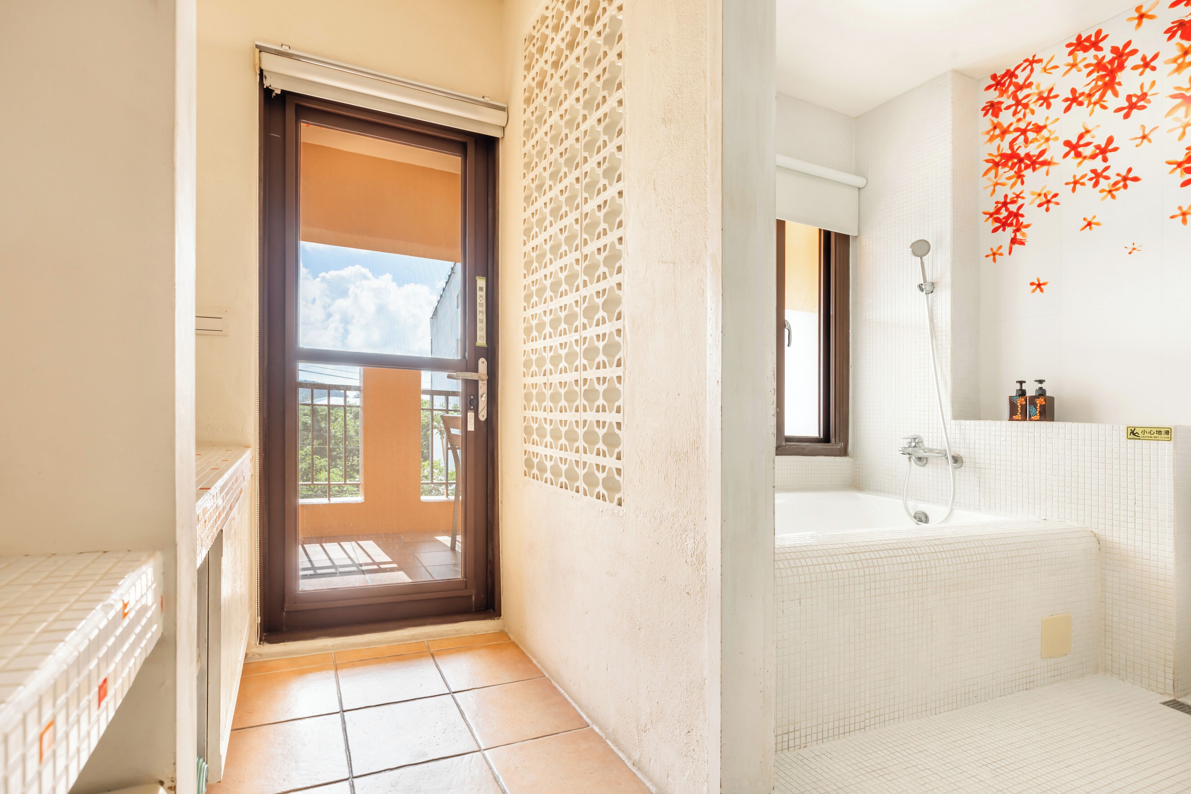 Quarto casal luxo | Banheiro | Chuveiro, chuveiro com efeito de chuva, produtos de toalete grátis 