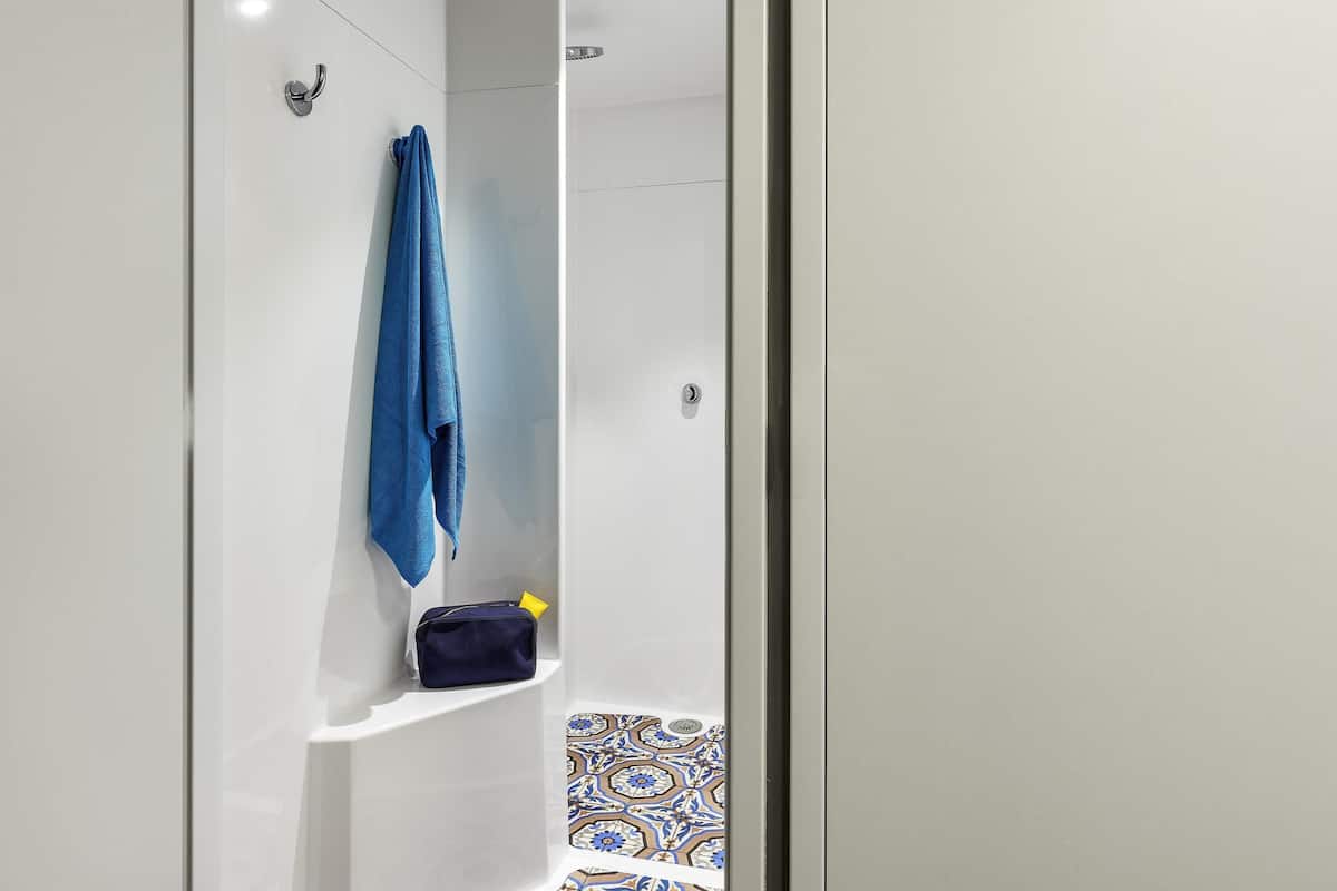 Cortinas/cortinados opacos, quartos insonorizados, Wi-fi grátis