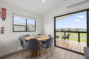 Villa Familiar, 3 quartos, aceitam-se animais de estimação | Refeições no quarto