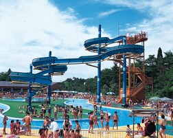 Piscina exterior sazonal