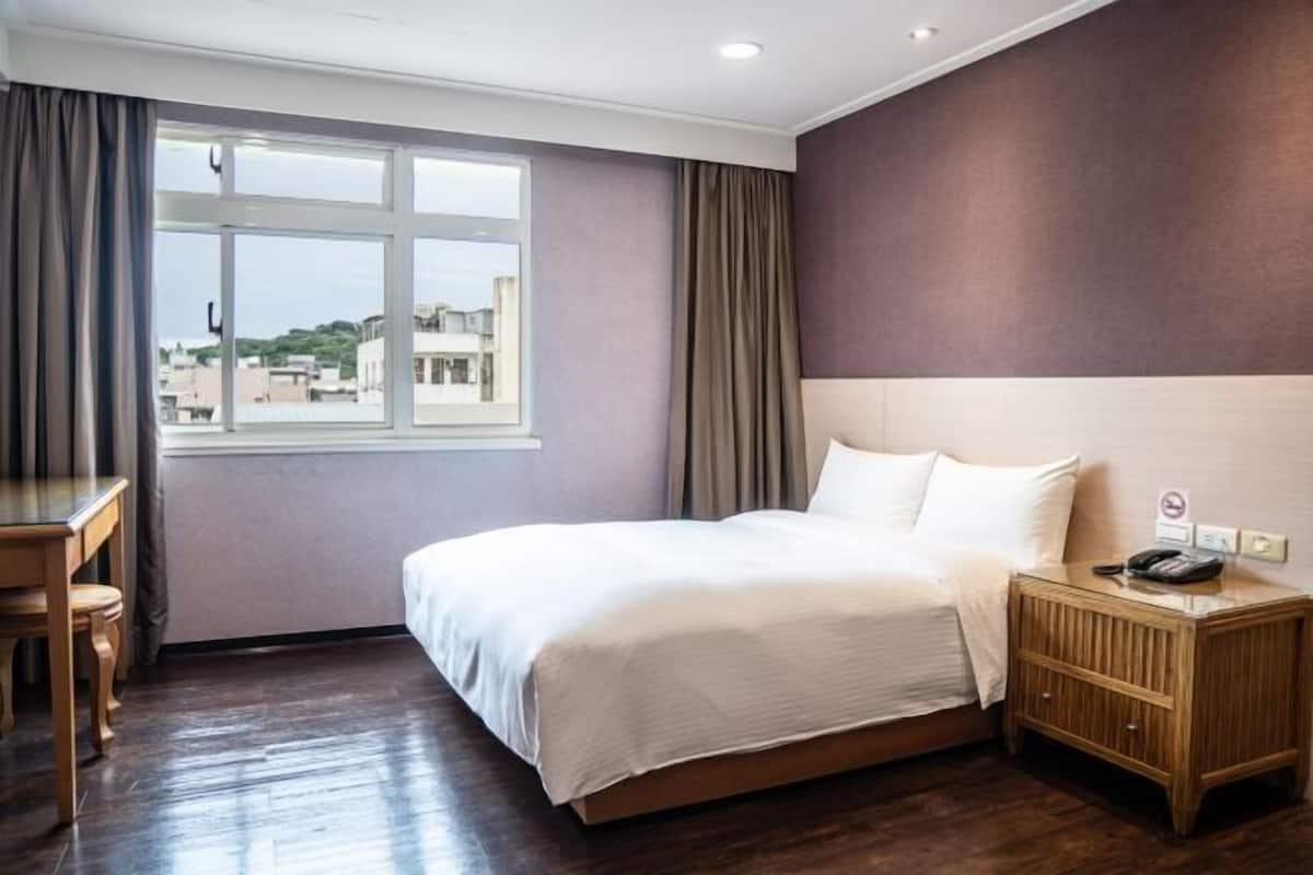 Minibar, Wi-fi grátis, roupa de cama fornecida