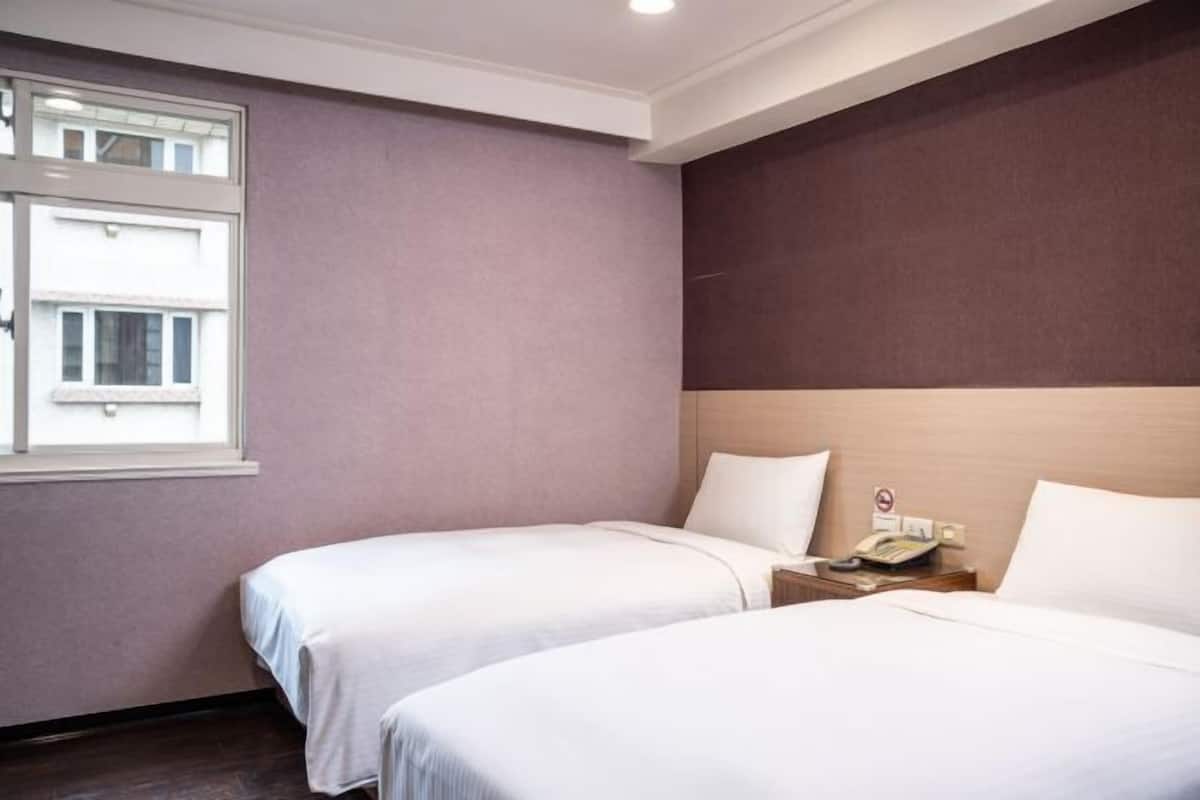 Minibar, Wi-fi grátis, roupa de cama fornecida