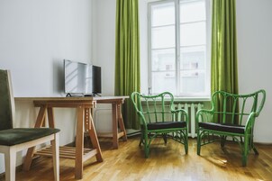 Quarto casal ou duplo grand | Roupas de cama premium, ferros/tábuas de passar roupa, berços grátis