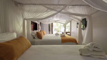 Casa Familiar, 3 quartos, vista para a piscina, no rés do chão | Minibar, cortinas/cortinados opacos, Wi-fi grátis