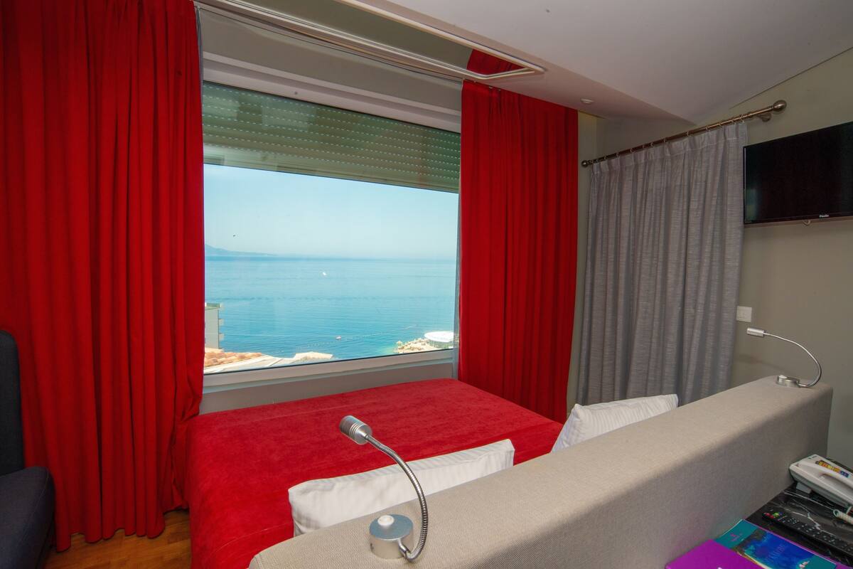 Quarto Duplo Deluxe, vista para o mar | Roupa de alta qualidade, minibar, cofre no quarto