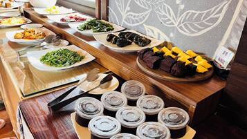 Pequeno-almoço tipo buffet diário incluído