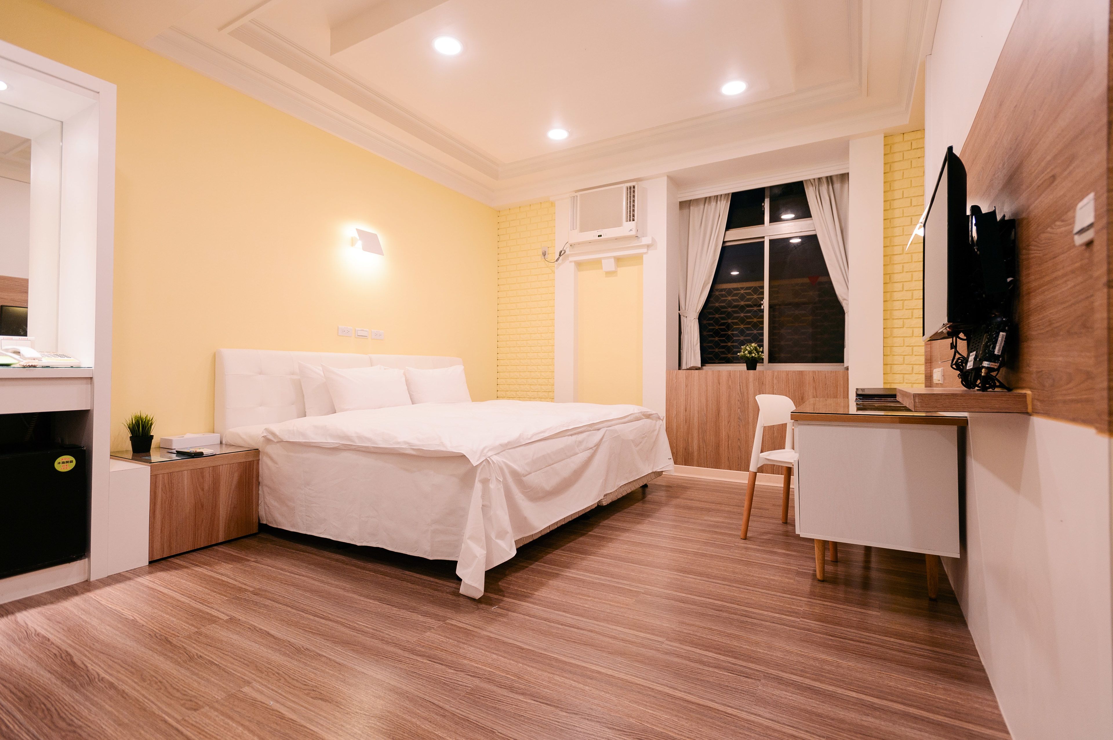 Quarto Twin Standard, 1 cama king-size | Vista do quarto