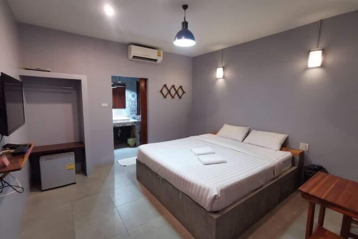 Secretária, Wi-fi grátis, roupa de cama fornecida