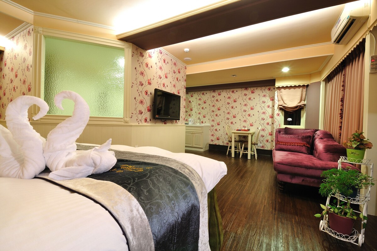 Roupas de cama premium, edredons de pluma, escrivaninha